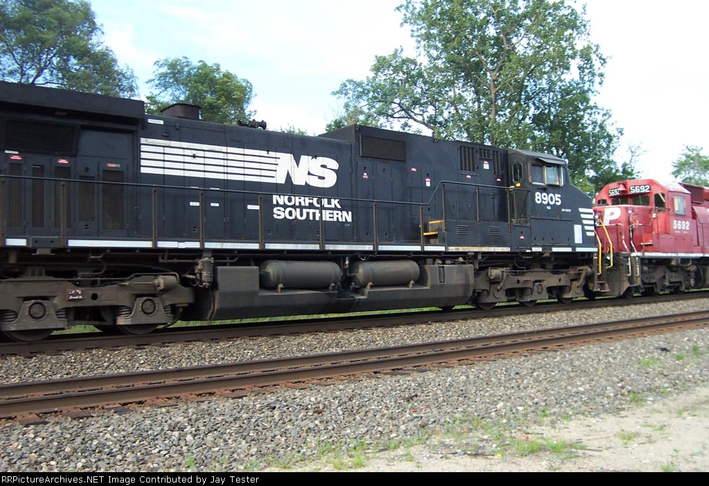 NS 8905